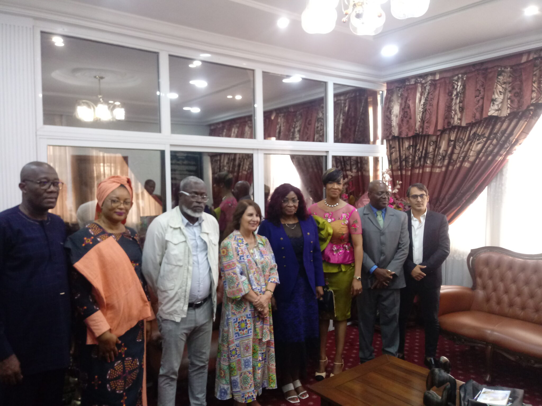Cameroun-Promotion de l'architecture d'interieur : Dr Rosalia Arteaga ...